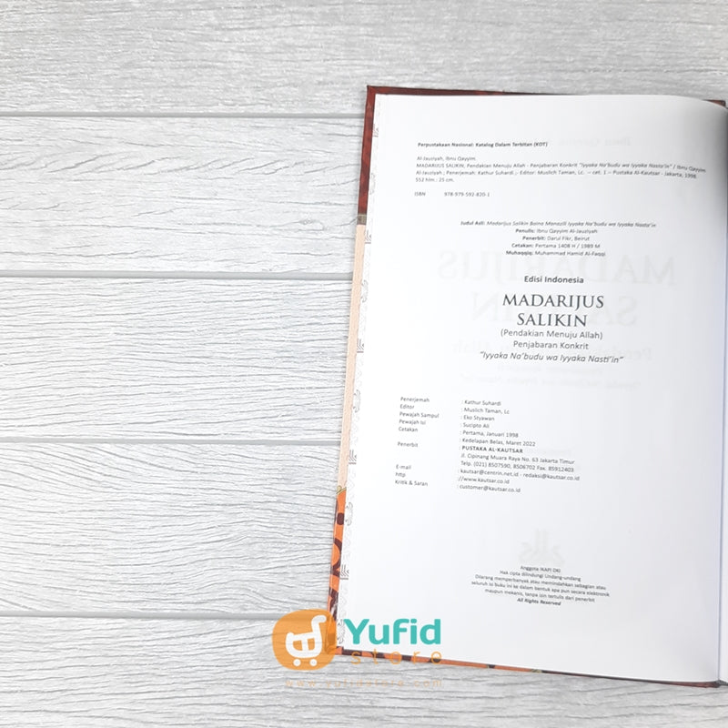 BUKU MADARIJUS SALIKIN PENJABARAN KONGKRIT IYYAKA NABUDU WA IYYAKA NAS ...